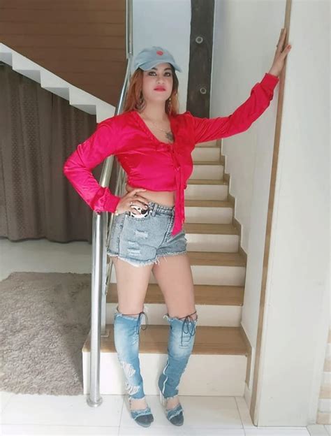 Actress Soniya Maheshwari Who Look Gorgeous In Pink Outfit Filmynaka Bollywood News