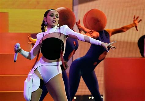 Sza And Doja Cat Performs At Billboard Music Awards 05232021 Hawtcelebs