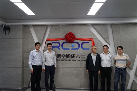 Legal Lm Knowledge Graph Enhanced Large Language Models For Law Consulting 数据空间研究中心