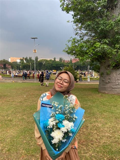 Gita Maharani Medium