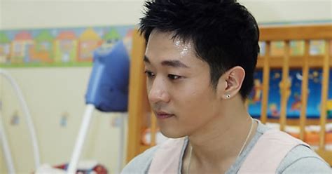 알렉스 아빠의 아기 돌보기