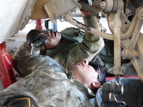 Iraqi Army Mechanics Get Dirty During Joint Training Article The United States Army