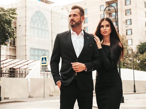 Piękna Kobieta Moda I Jej Przystojny Elegancki Chłopak W Garniturze