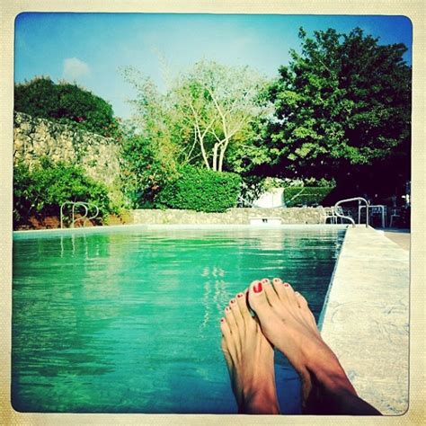 Liliana Saumets Feet