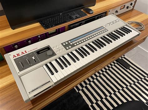 Akai X7000 Sampling Keyboard Of S700 S612 12 Bit Sampler Reverb