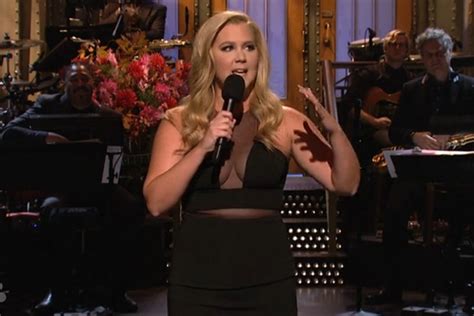 Amy Schumer Puts The Kardashians On Blast Spoofs Porn On ‘snl Decider