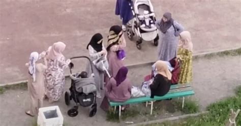 Новосибирцев напугали женщины в хиджабах на детской площадке Новости Mail