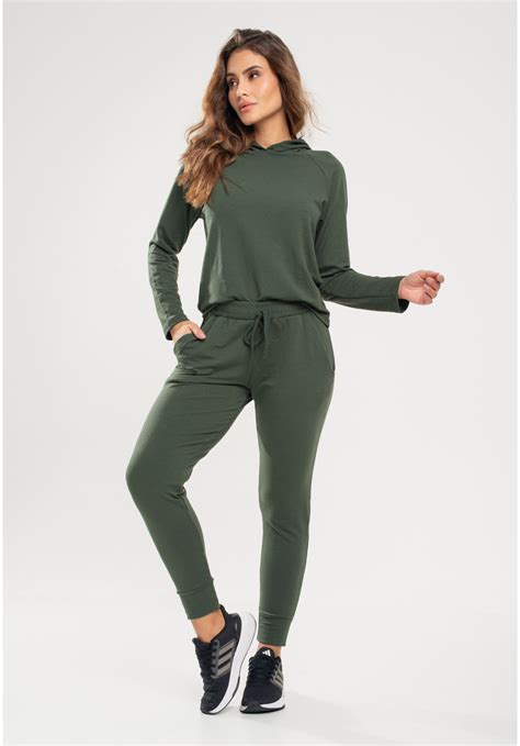 Conjunto Salvatore Comfy Com Casaco Capuz E Jogger Moletinho Verde