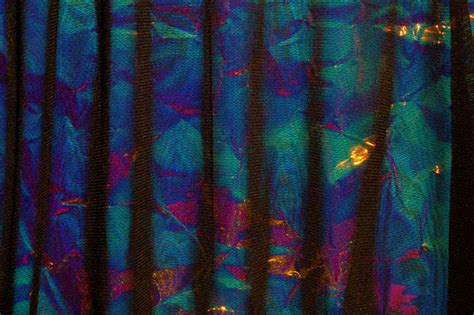 마법 검은 얇은 명주 그물 직물과 홀로그램 호일의 동화 어두운 배경 패션 사랑 미스터리 개념 검은색에 대한 스톡 사진 및 기타 이미지 Istock