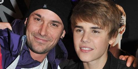 Fyi Justin Bieber Looks Exactly Like His Dad Did At His Age