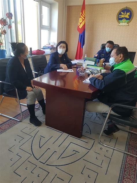 Дүүргийн ИТХ ын дарга Тэргүүлэгч П Нарантуяа Газар зохион байгуулалтын албаны 6 дугаар хороо