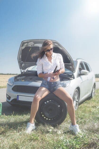Premium Photo Sexy Beautiful Woman And Broken Car On Road Road Trip Problems