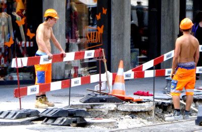 DIgging The Road The Guys Are Sagging Their High Tumbex