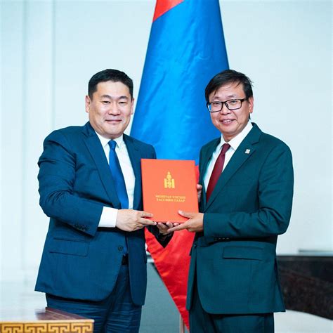 Монгол Улсын 33 дахь Ерөнхий сайд Л Оюун Эрдэнэ Засгийн газрын гишүүдээ томиллоо