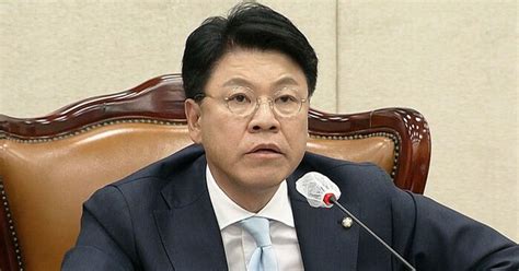 마구 소리 지르는 장제원아 부끄럽네요