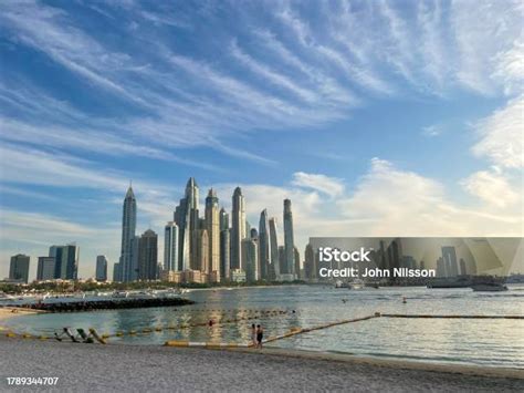 팜 아일랜드에서 본 아랍 에미리트 두바이 마리나의 고층 빌딩 두바이에 대한 스톡 사진 및 기타 이미지 두바이 스카이라인 0명 Istock