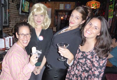 Abbey Pub Nyc The Ladies Of Nbc Comedy Liz Lemon With Night Cheese