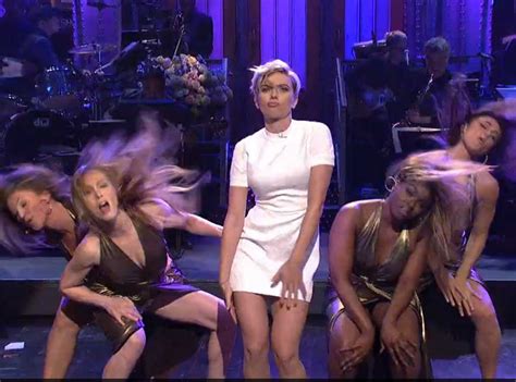 Scarlett Johansson Hosts Snl Performs Sexy Dance 5 Highlights