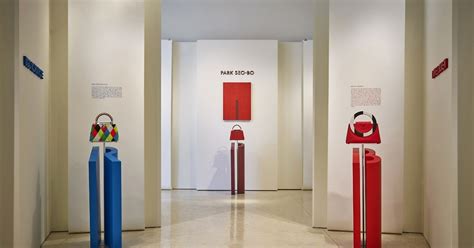 루이비통 아티카퓌신 전시 개최한국 현대미술 거장 박서보 화백 협업