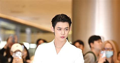 [mhn포토] 투모로우바이투게더 연준 영화 찢고 나오는 중