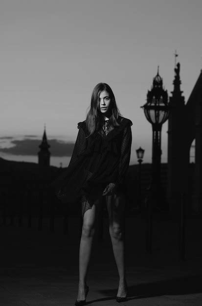 Premium Photo Beautiful Young Woman In The City Street On Night City