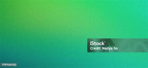 녹색 배경 거친 그라데이션 부드러운 복고풍 배너 배경 노이즈 텍스처 효과 녹색 배경에 대한 스톡 벡터 아트 및 기타 이미지 녹색 배경 그라데이션 거친 필름 효과