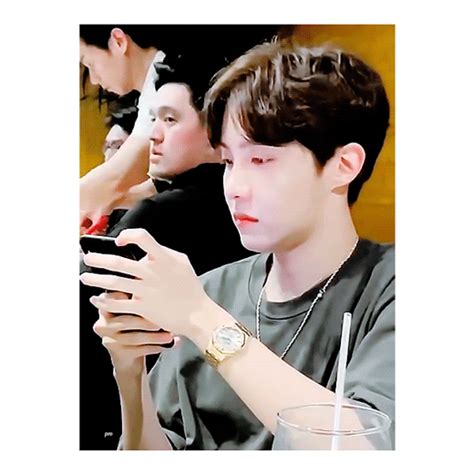 Netizens Choose Their Favorite Styles Of Luxury Watches From The Ones