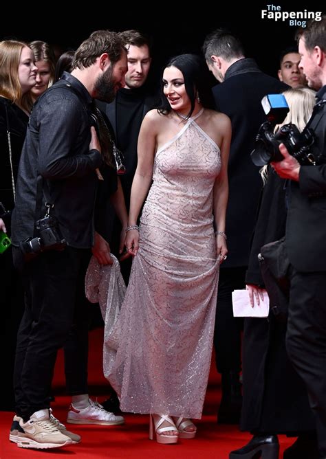 Charli Xcx Flashes Her Nude Tits At The Brit Awards In London Photos Pinayflixx Mega