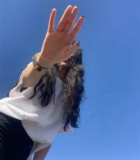 ۱۱۱ عکس پروفایل دخترانه ۲۰۲۴ در انواع طرح های دوست داشتنی و خاص