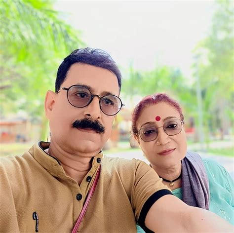 গত রাতে শান্তিনিকেতনে হঠাৎ ঝেঁপে বৃষ্টি নামল। তার সঙ্গে ঝোড়ো হাওয়া