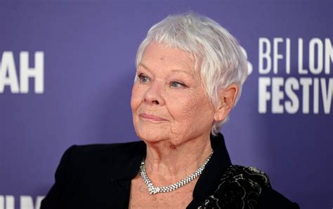 Оскароносная актриса Джуди Денч рассказала что из за упавшего зрения не может читать и писать