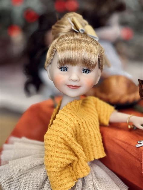 Pin By Natalia Wasilyewa Bell Dolls On Ruby Red Doll Red Dolls Red Fashion Friends Fashion
