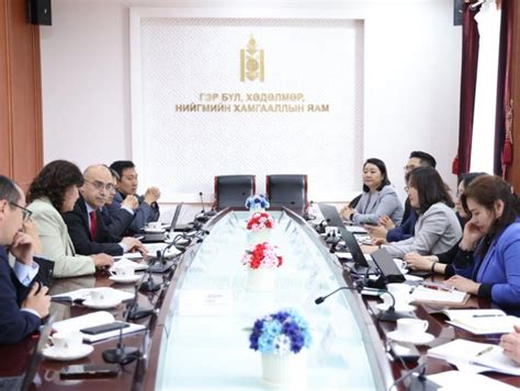 Монгол Улсад хөдөлмөрийн хөлсний доод хэмжээ нэг цагт 4715 төгрөг төгрөг байна Newmm Mn