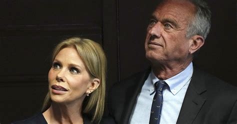 Cheryl Hines Not Enthusiastic Husband Rfk Jr Might Endorse Trump The