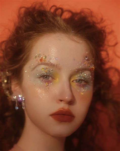 Pin By Paulina Charlebois On Cosmetic Kind Of Beauty Funky Makeup