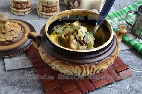 Курица с шампиньонами в горшочках в духовке 9 фото в рецепте