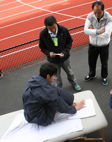 刘翔伤情回顾：小水泡惹祸 跟腱不适由来已久 刘翔退赛跟腱力量房田径大奖赛110米栏 中国宁波网 新闻中心专题