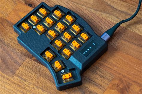 Tps42 A 36 42 Keys Split Keyboard With Trackpoint And Memory Lcd Support R Ergomechkeyboards