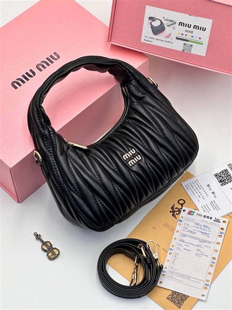 Miu Miu Сумка на плечо кросс боди купить с доставкой по выгодным ценам в интернет магазине