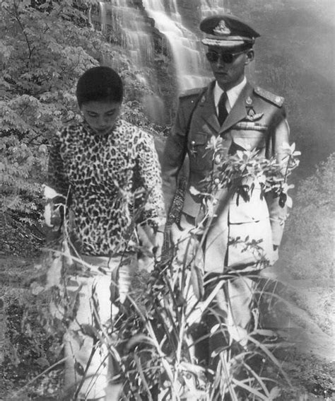 พระคู่บุญ คู่บารมี น้อมสำนึกในพระมหากรุณาธิคุณ พระบาทสมเด็จพระปรมินทรมหาภูมิพลอดุลย