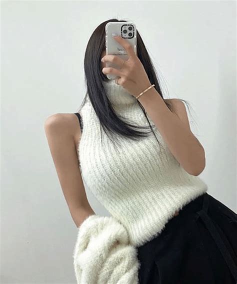 크롭니트 목폴라 터틀넥 겨울 크롭 골지 도톰 하이넥 슬림 핏 민소매 나시 니트 티