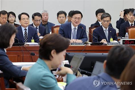 답변하는 유홍림 서울대 총장 연합뉴스