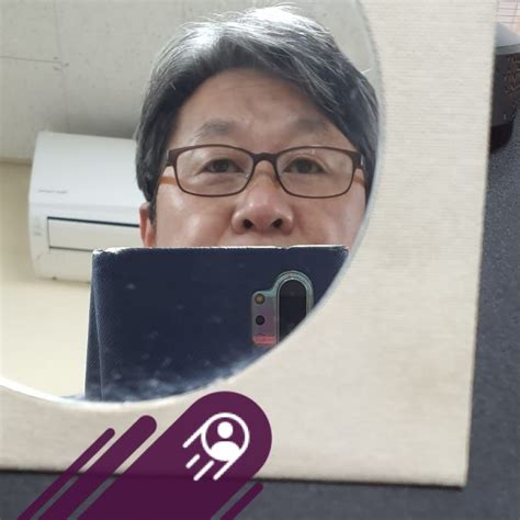 재철 윤병락 B 1968 작가 작품 사과 그림을 극사실주의 Photorealism 기법으로 그리는 국내 대표적인 화가이다 극사실주의 실제와 너무 똑같아서