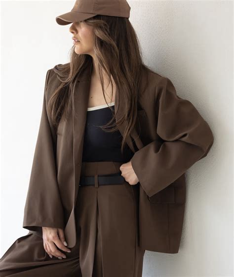 ‎مانتو و پالتو مزونیکتشومیزدامنتاپبصورت تک و عمده‎ ‎با پرداخت