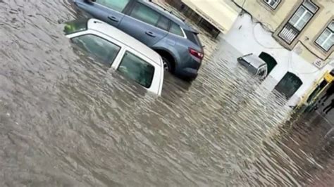 Проливни дъждове наводниха Лисабон взеха жертва Информационна агенция ПИК