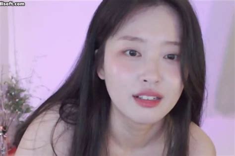 Sound 소람잉 → 며며 개명 시청자의 납짝드립에 발끈하는 육덕슴골 촬스의 이슈와 유머