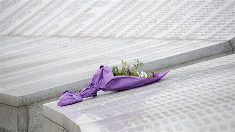 В Босна и Херцеговина се отбелязват 29 години от геноцида в Сребреница Nova