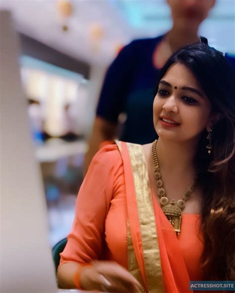 Soundarya Bala Nandakumar Hot Photos Gallery