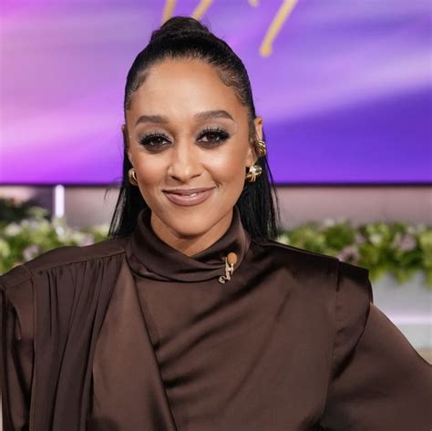 Tia Mowrys Holistic Eczema Beauty Routine Xonecole