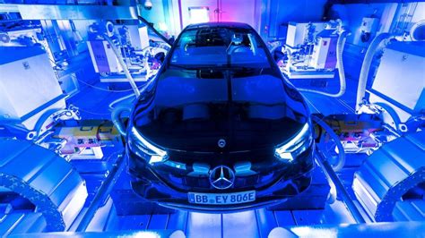 Linkedin Jung Woo Lee 페이지 메르세데스 벤츠 차량에 챗gpt 탑재미국 내 파일럿 프로그램 착수